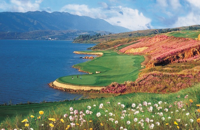 Temperatures Low, Scores High in Early Spring College Golf